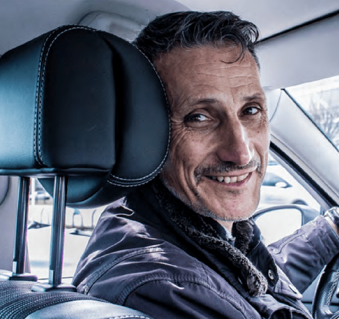 Découvrez le portrait de 6 chauffeurs VTC seniors dans le livre ...