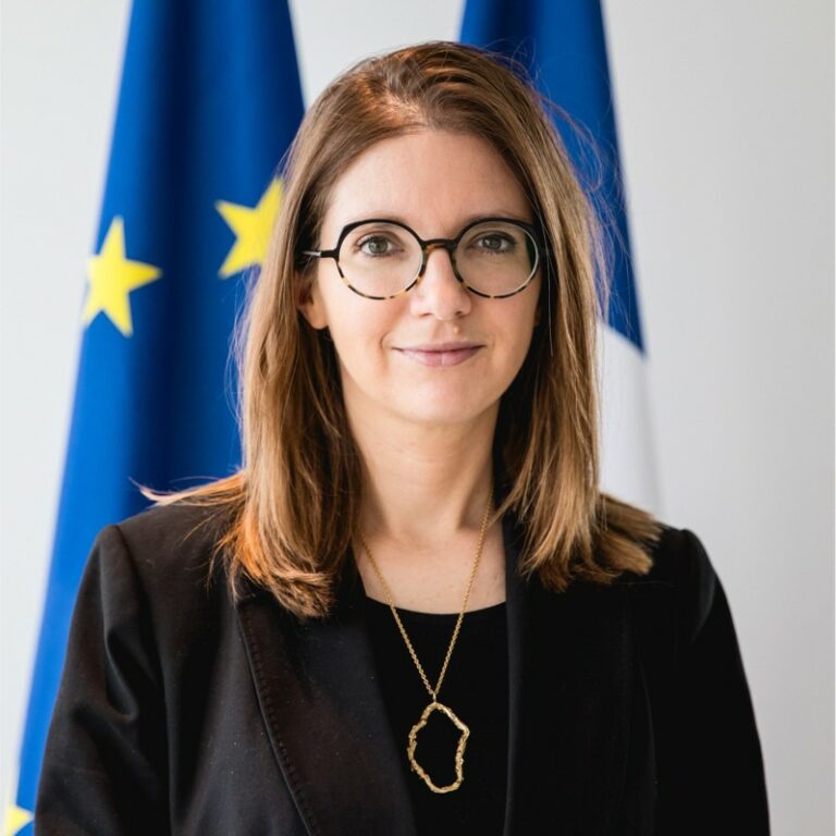 Aurore Bergé, ministre des Solidarités et des Familles annonce les 18 départements ...